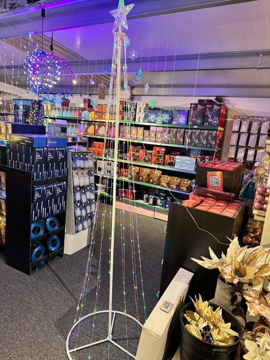 2.5m 290 LED Digital Colour Changeable Remote Control Maypole Cone Tre ...